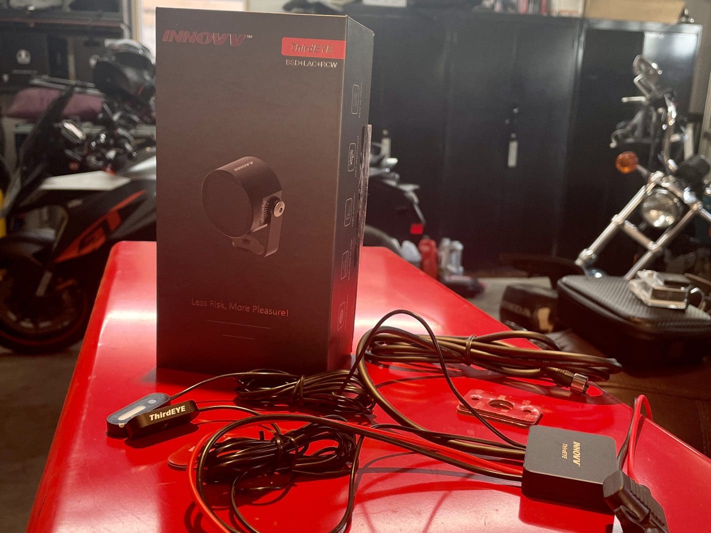 Arms-On Overview: INNOVV ThirdEYE Blind Spot Detection System - BestMotoSport