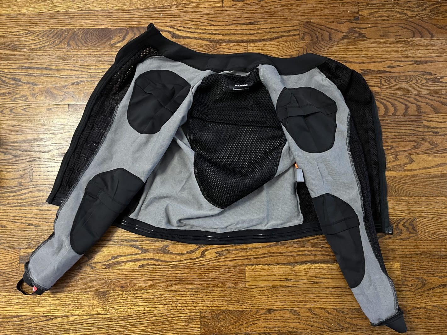 Pando Moto Commando UH Review – Feather-Light AAA Protection - webBikeWorld